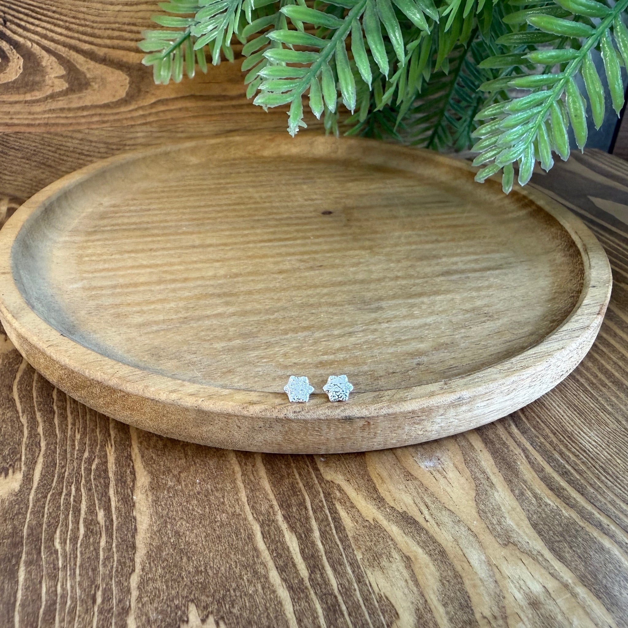 Sample - Sterling Silver Flower Studs – Lucy Kemp Jewellery